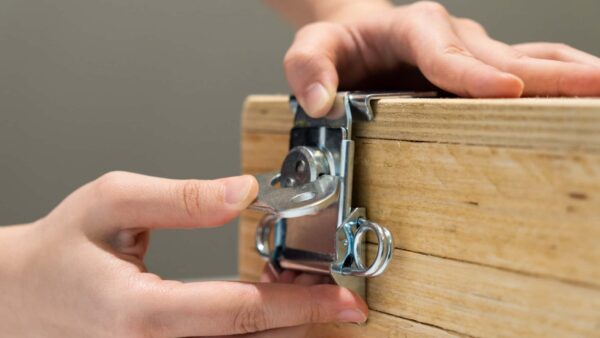 Butterfly Latch |【Fingertip Lock/Unlock Wooden Case】|WAN-YO